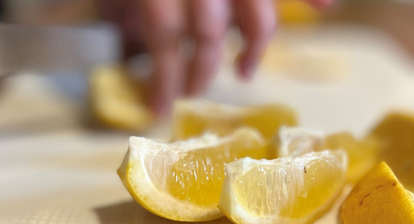 How to Safely Cut a Lemon | The Hand Society